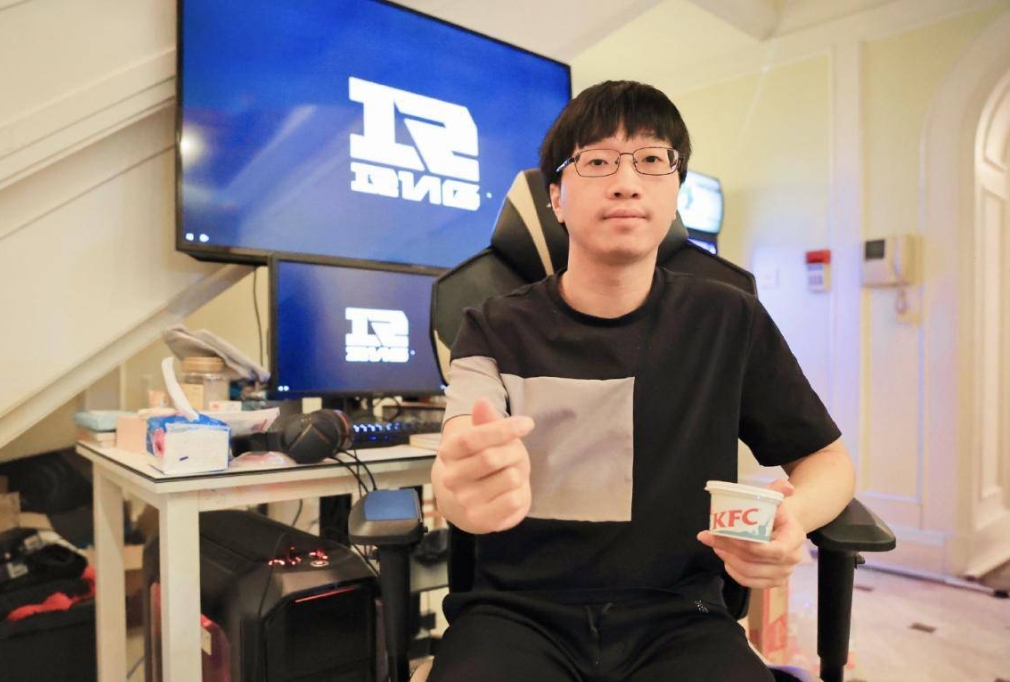 复出即战老东家！前RNG教练Tabe加盟BLG第二轮交手RNG-直播吧