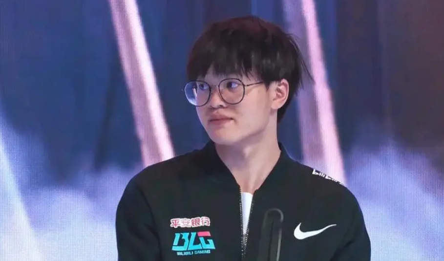 王玮晨锐评XUN：他年薪好几百万 真吃菜的都是一帮月薪两三万的-直播吧