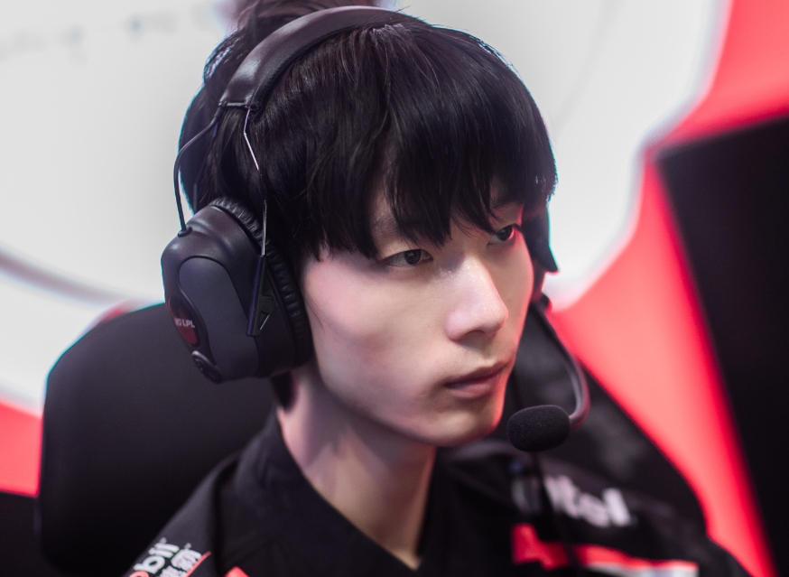 状态太差了！Leave屡次暴毙遭线杀成突破口 成四强表现最差AD-直播吧