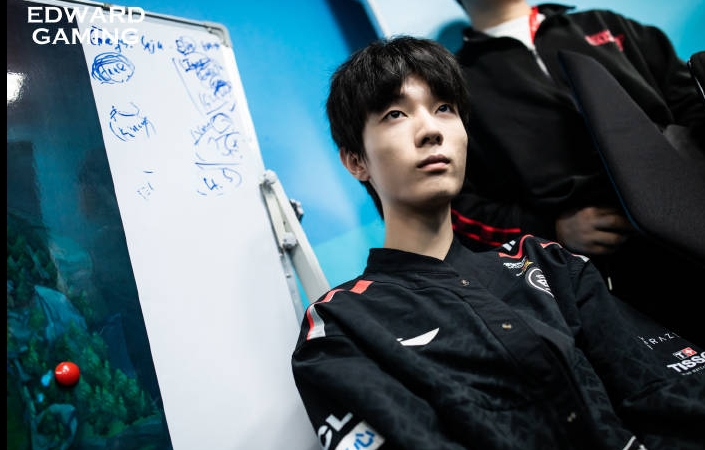 大舞台发挥不如隔壁Peyz！Leave两场BO5仅两场打出正战绩-直播吧