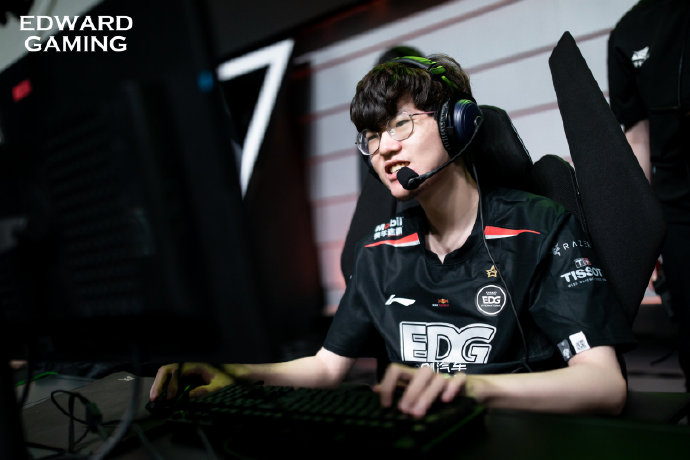 压制！EDG将对阵NIP交手记录改写为8胜2负-直播吧