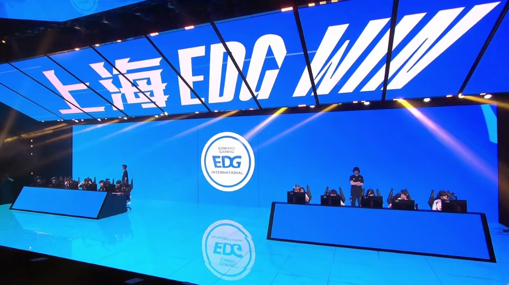 解说热议EDG横扫AL：双c阵容是好一点 xiaohao每天都在尽力-直播吧