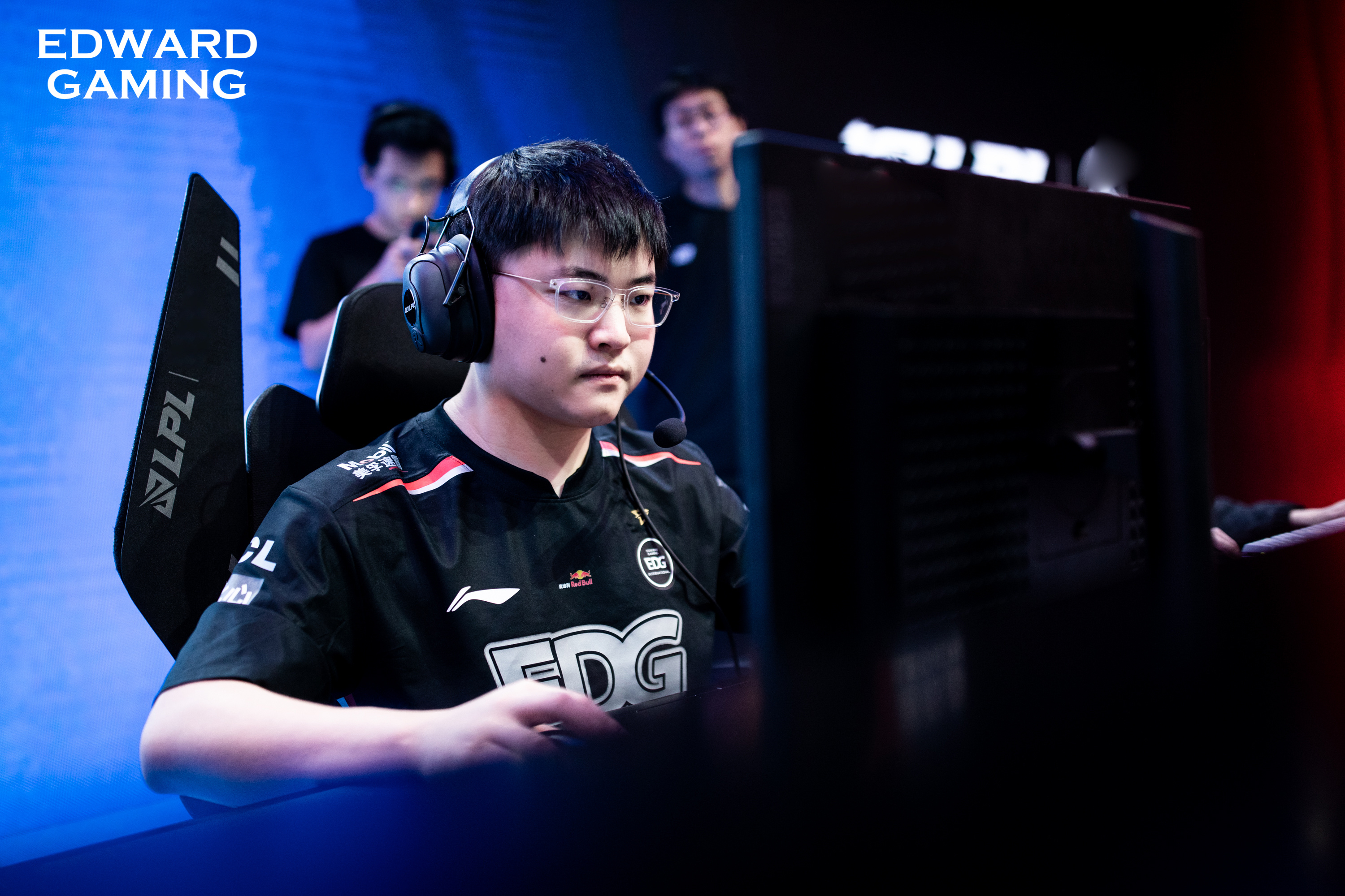 让我们猎杀LPL的AD吧！Uzi三局合砍战绩11-9-23-直播吧