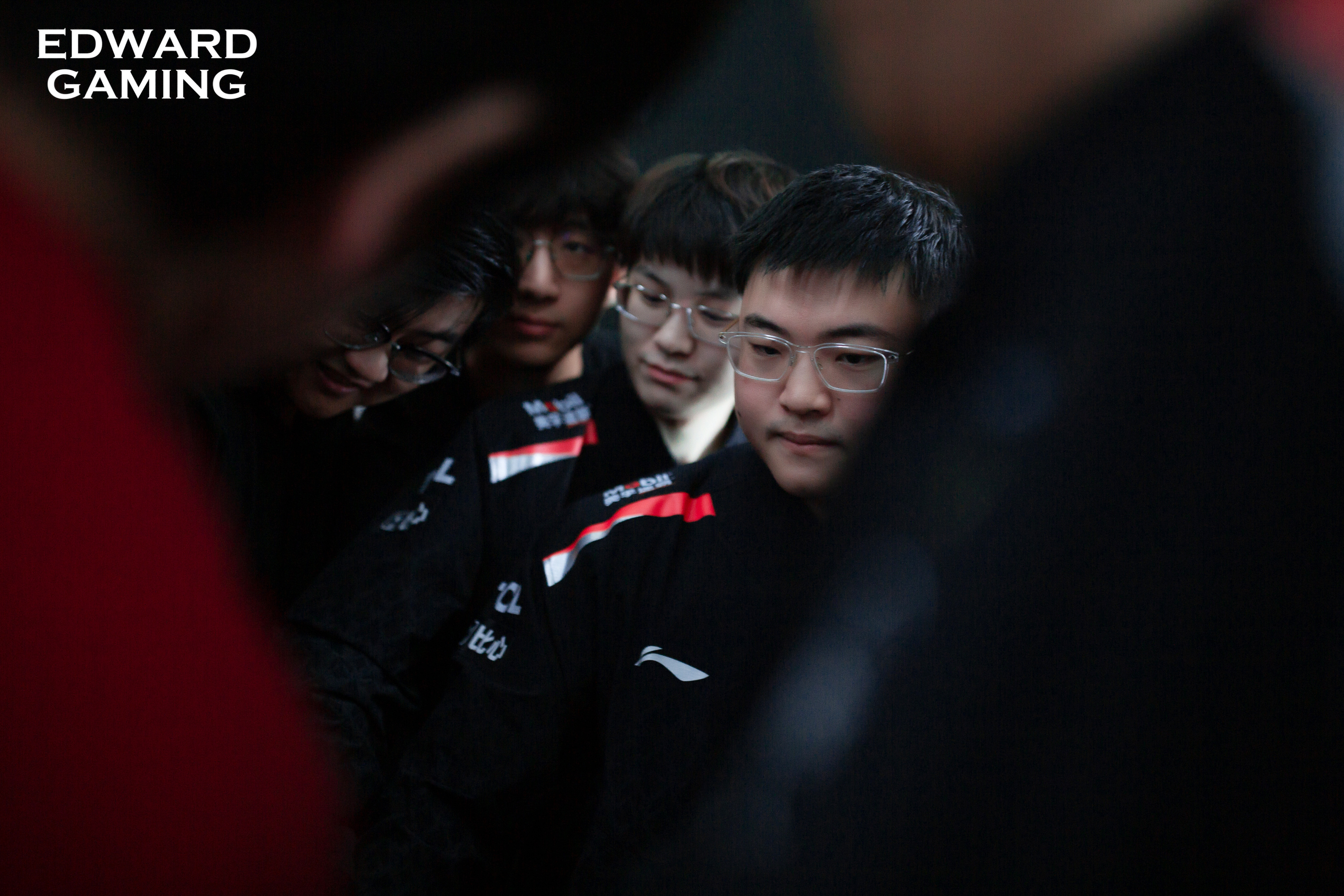 生涯新的突破，Uzi职业生涯首次在LPL季后赛击败OMG-直播吧