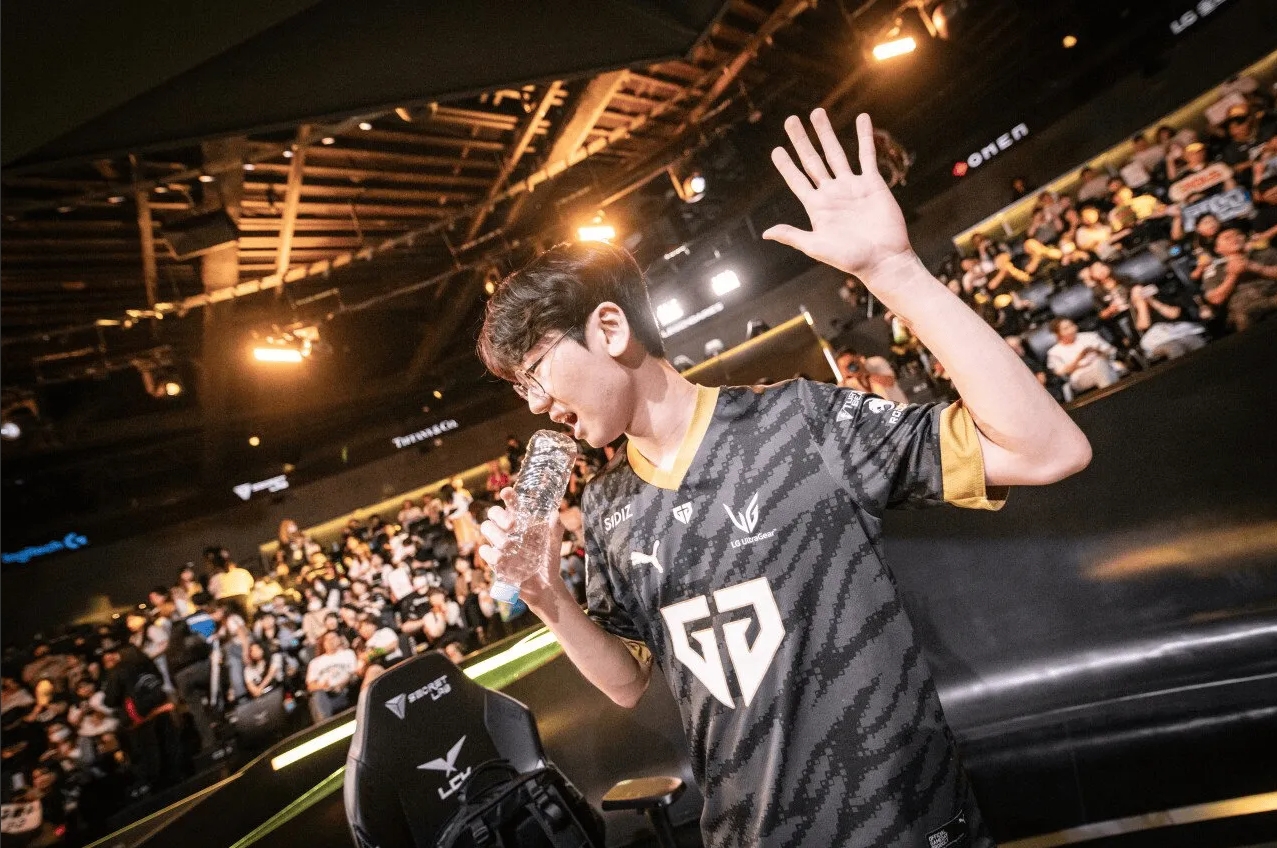 联赛统治级表现！Doran成为首位达成LCK三连冠的上单-直播吧