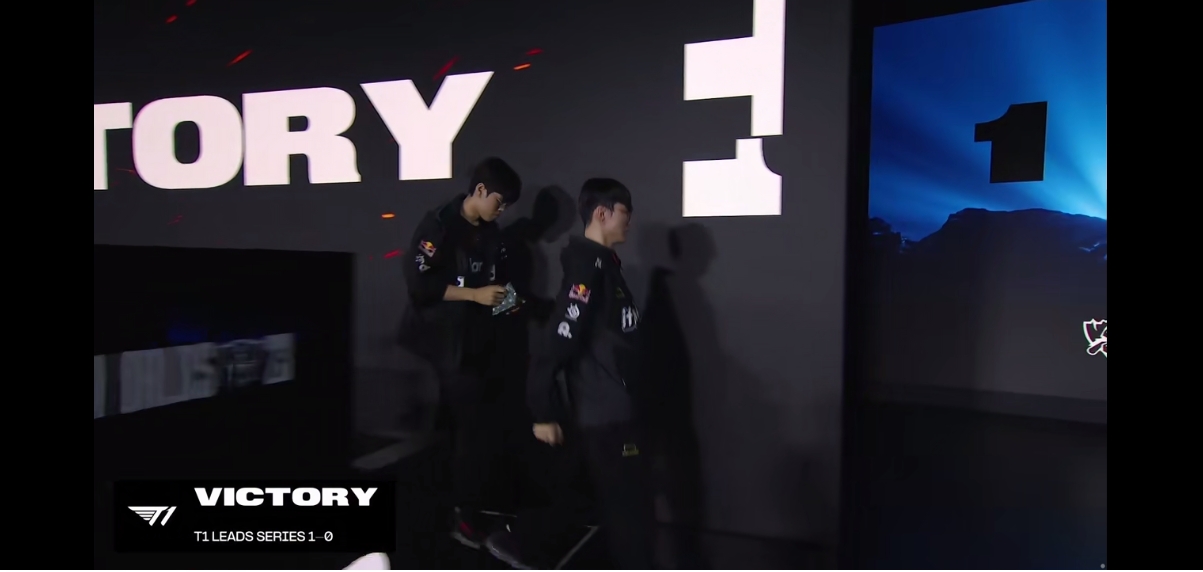 中国台湾网友热议T1首局暴打JDG：oner是神吗 看片精忠报国-直播吧