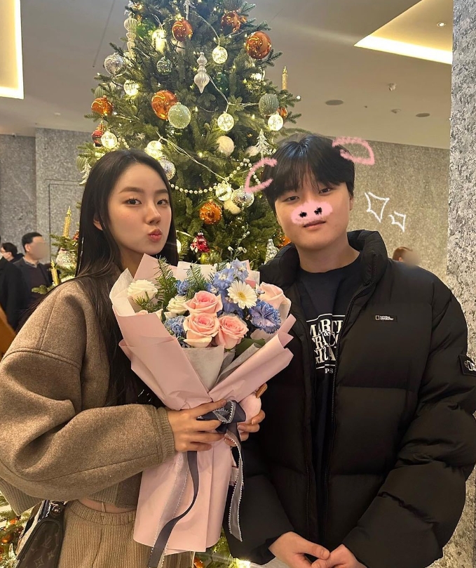 Peyz姐姐更新ins：和家人在一起的Peyz～-直播吧