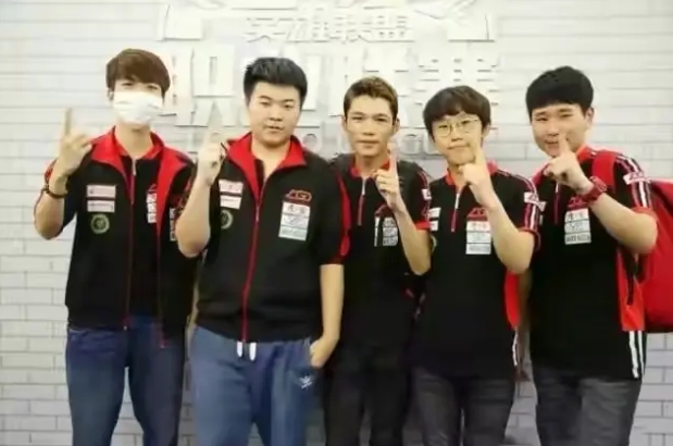 盘点LPL历年一号种子成绩：仅FPX夺冠 多支全华班冲冠未果-直播吧