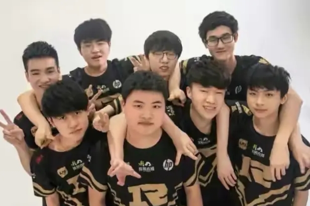 盘点LPL历年一号种子成绩：仅FPX夺冠 多支全华班冲冠未果-直播吧