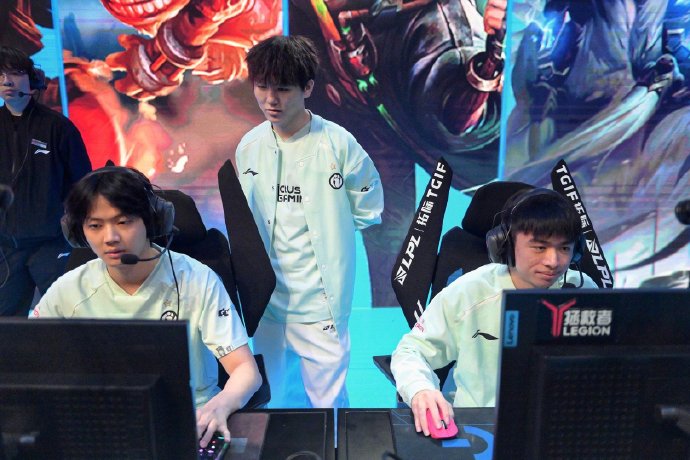 真不会赢🤕iG上次取得LPL季后赛胜利 还要追溯到S9春的夺冠赛季-直播吧