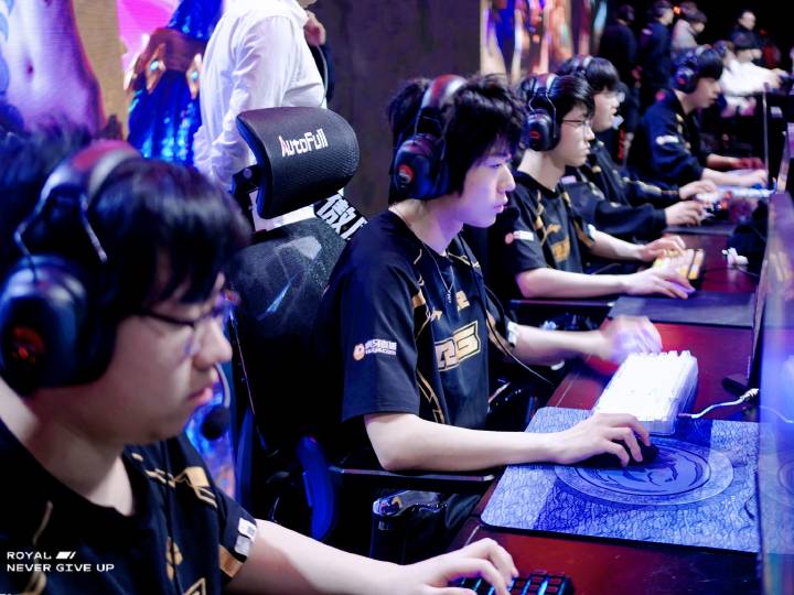 RNG晋级形势分析：若不敌NIP 只能寄希望于NIP不敌FPX才能晋级-直播吧