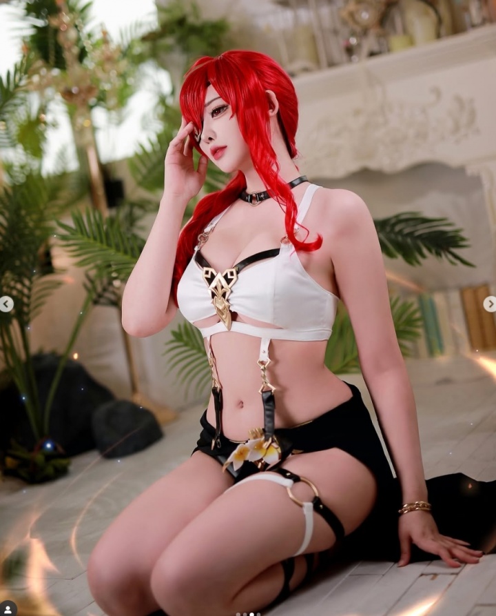 降维打击中国COSER👍BW展上超敬业韩国Cores涨粉10万😍 阿狸、卡莎韵味十足-直播吧