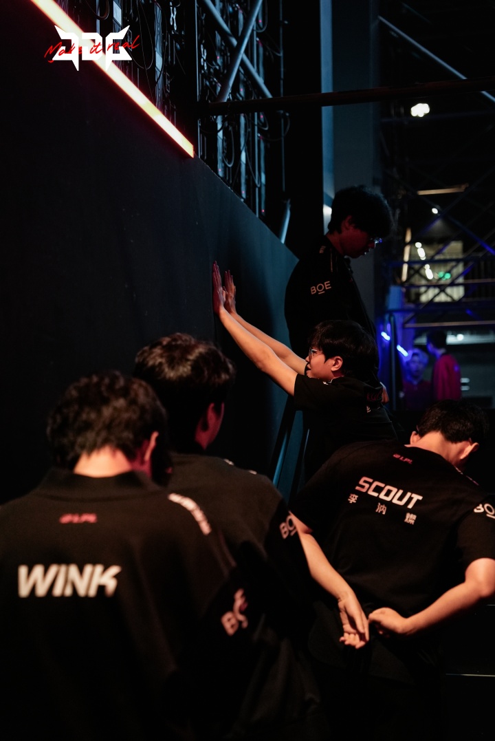 一键查询Scout&Wink状态？JDG惨遭AL横扫 吧友们觉得最大问题在哪？-直播吧