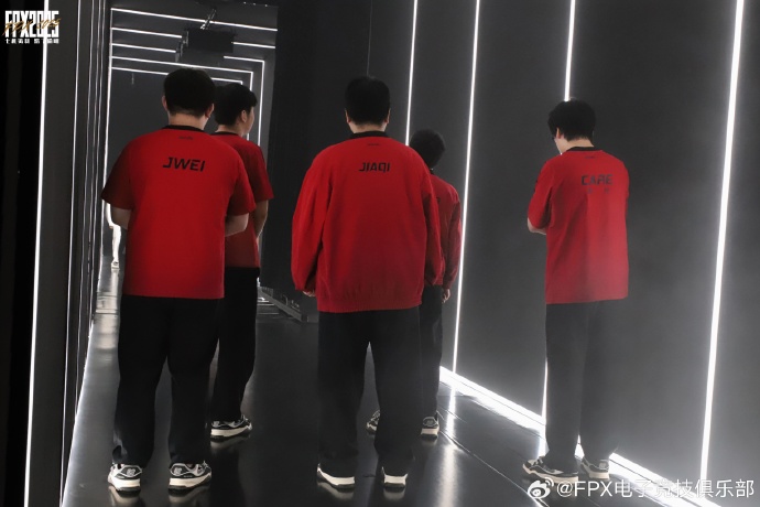 想想怎么打BO5吧！FPX确定登峰组7-8名 将在骑士之路面对NIP/EDG-直播吧