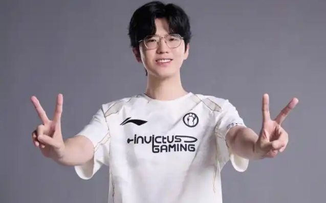 “三冠”打野😂？加盟FPX后 jiejie已效力过LPL全部三支S冠俱乐部-直播吧