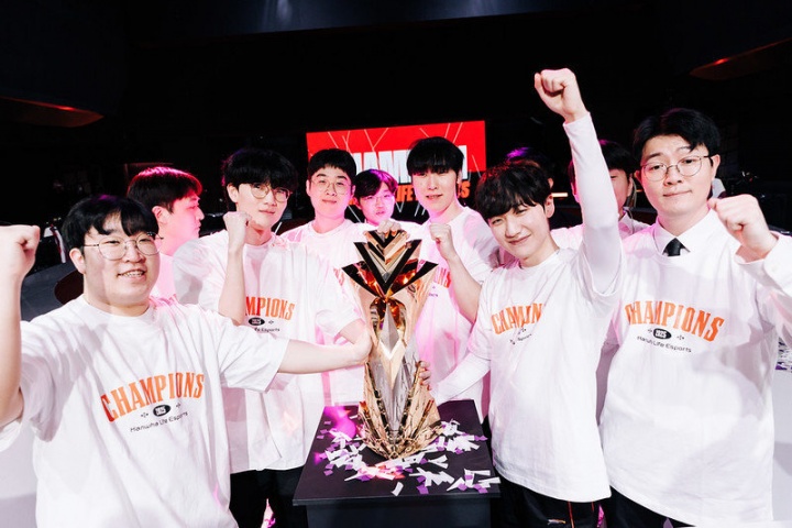 时间过得好快⌛️9年前代表LCK出征S6世界赛的队伍和今年S15相同-直播吧