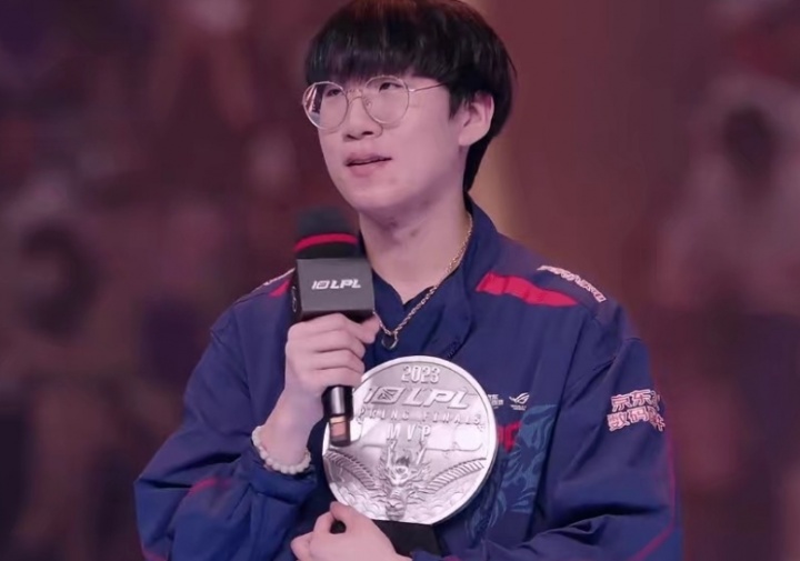 双赛区FMVP！Ruler成为首个LCK+LPL赛区FMVP选手-直播吧