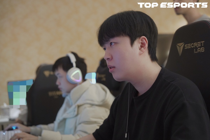 点菜！Kanavi无敌巨魔一次不死直接超神 豪取9-0-8的华丽战绩-直播吧