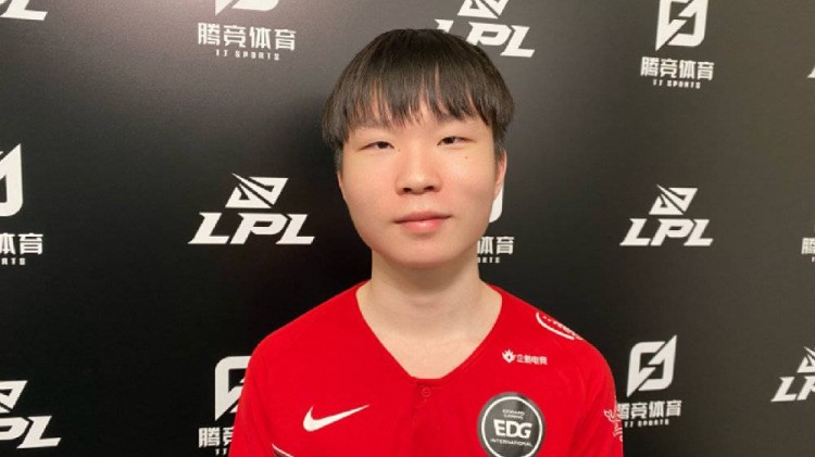 EDG.Xiaoxiang：我愿意选择对团队有利的英雄-直播吧zhibo8.cc