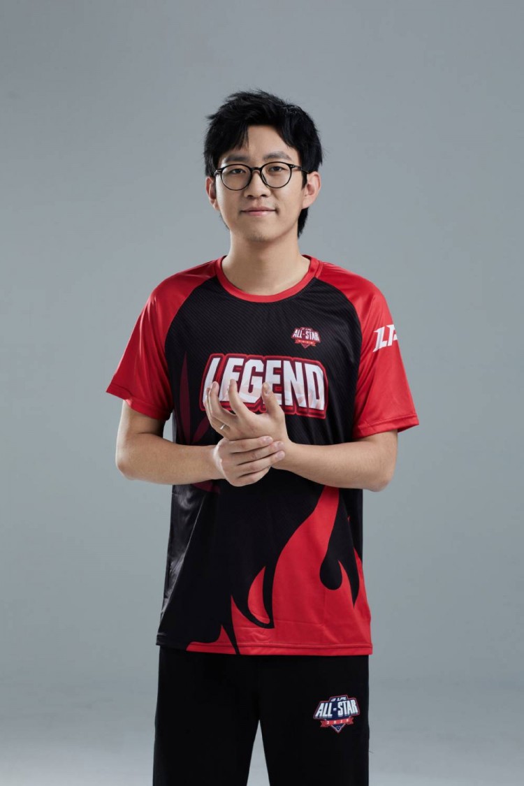 LPL全明星传奇队定妆照：OMG黑暗势力重聚 Koro1童扬领衔传奇红-直播吧zhibo8.cc