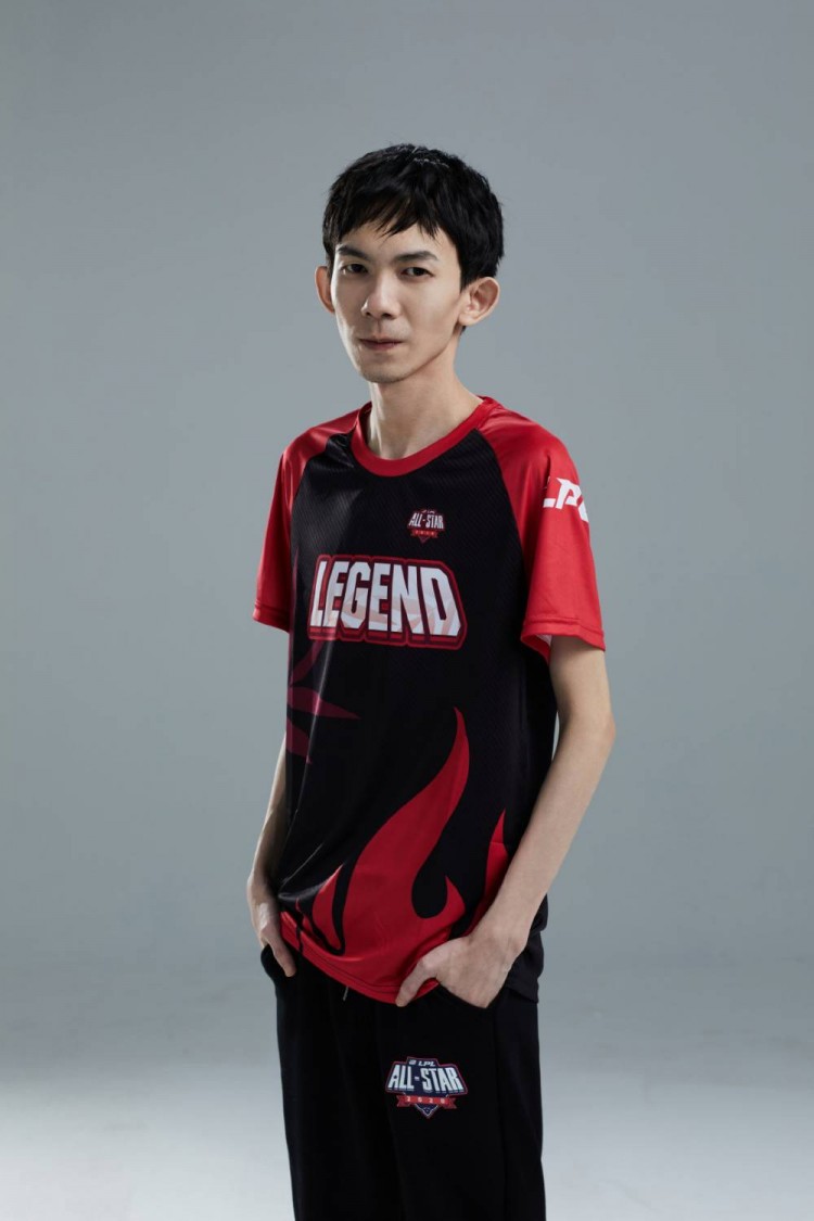 LPL全明星传奇队定妆照：OMG黑暗势力重聚 Koro1童扬领衔传奇红-直播吧zhibo8.cc