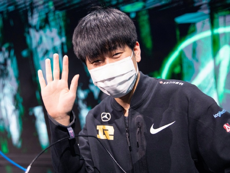 RNG赛场返图：新的阶段 新的开始-直播吧zhibo8.cc