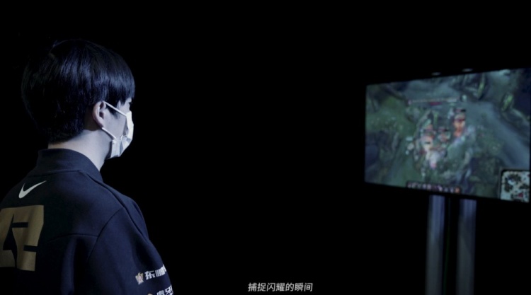 RNG季中赛记录短片：属于Cryin的“绽放”-直播吧zhibo8.cc