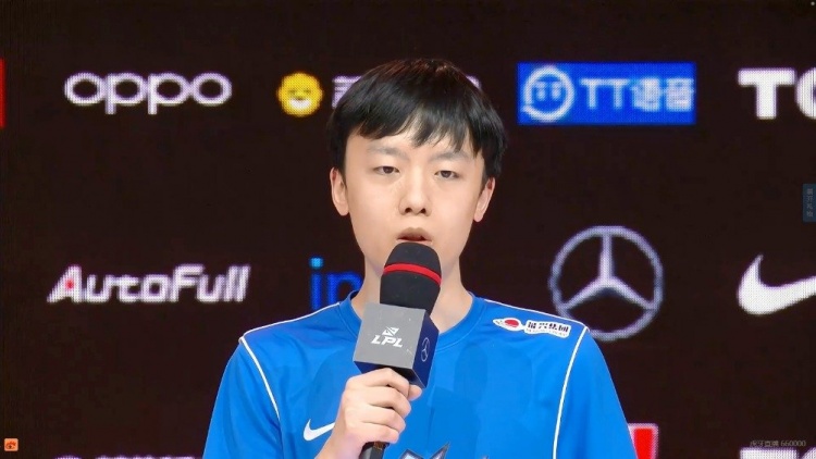 UP赛后采访Smlz：总结出道七年只能说“老了”-直播吧zhibo8.cc