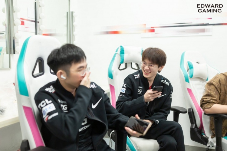 EDG赛前返图：Ming的精准Gank 上辅的开心交流-直播吧zhibo8.cc