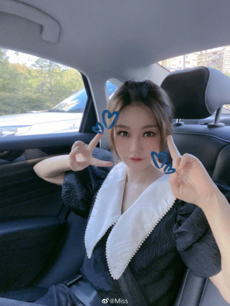 前LPL解说Miss：天大地大，快乐最大！-直播吧zhibo8.cc