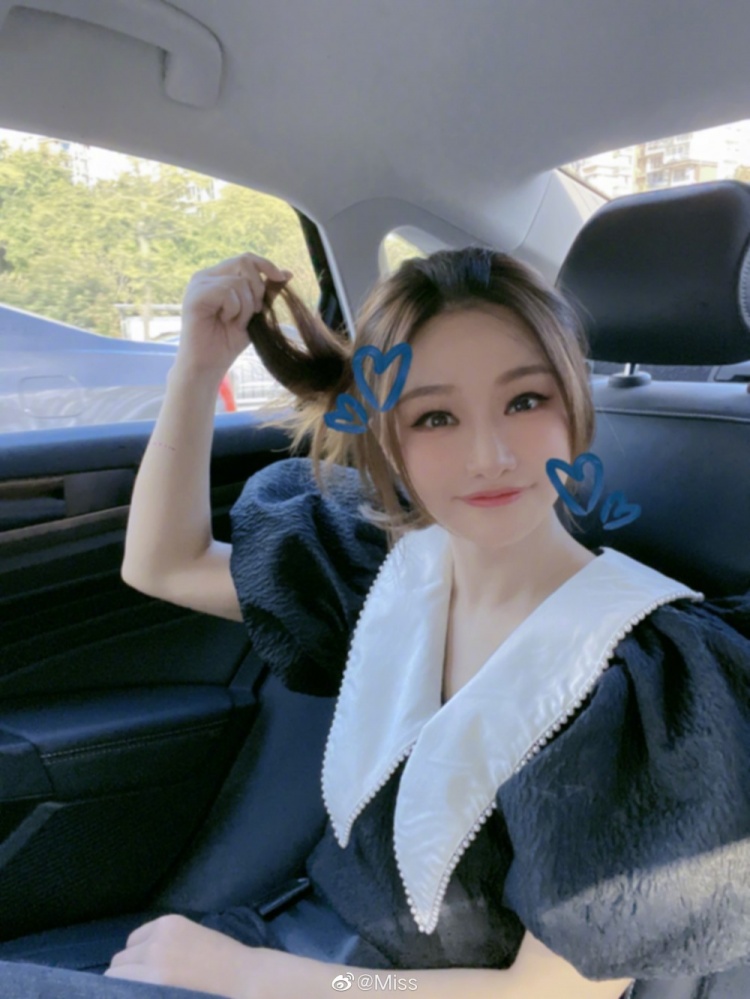 前LPL解说Miss：天大地大，快乐最大！-直播吧zhibo8.cc