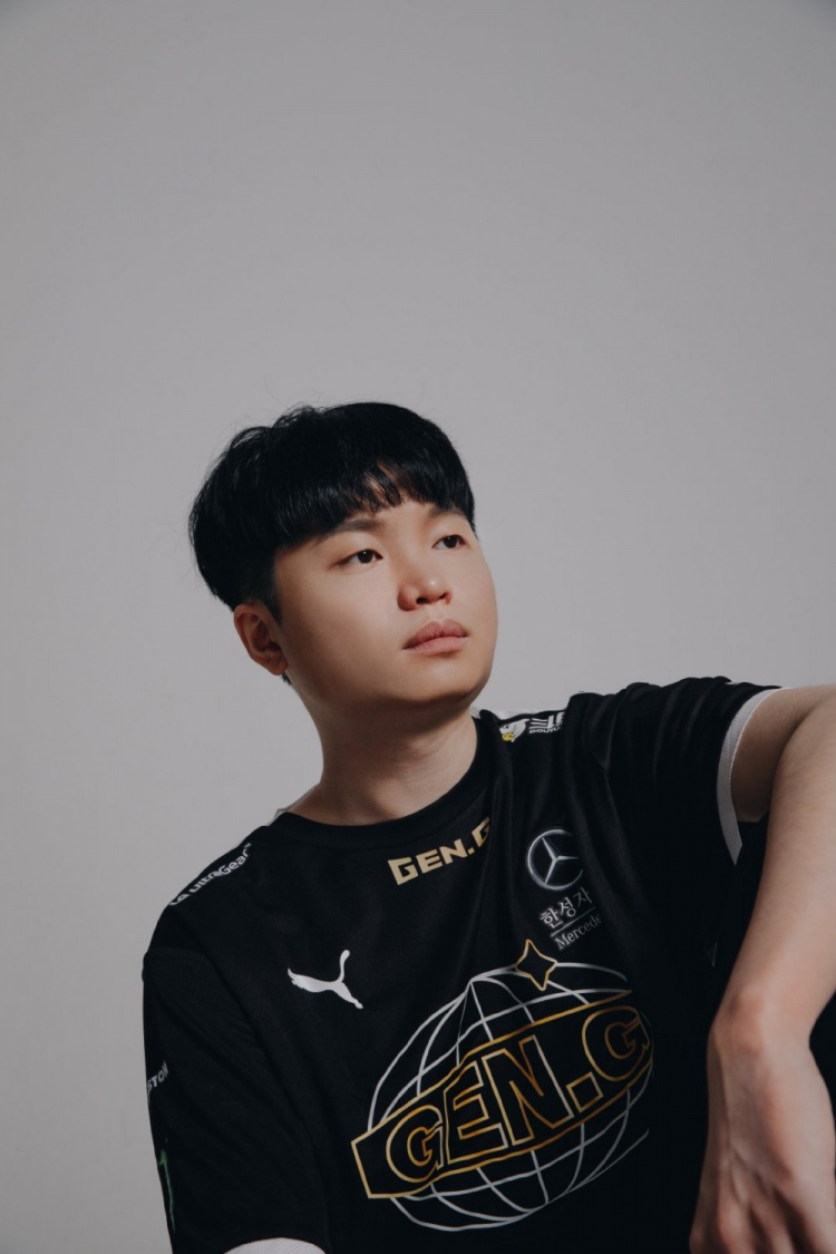Gen.G 公布S11队服：单人照个个拍正脸 就哥拍的背影-直播吧zhibo8.cc