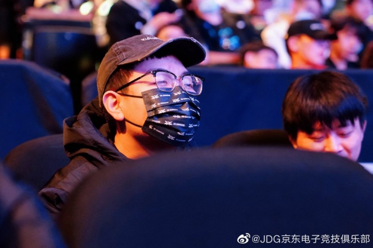 JDG晒照：早起参加选手大会的京人们！-直播吧zhibo8.cc