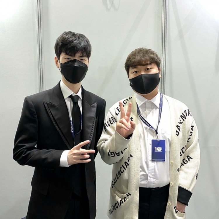 DRX官博分享照片：LCK总决赛上的Deft与Pawn-直播吧zhibo8.cc