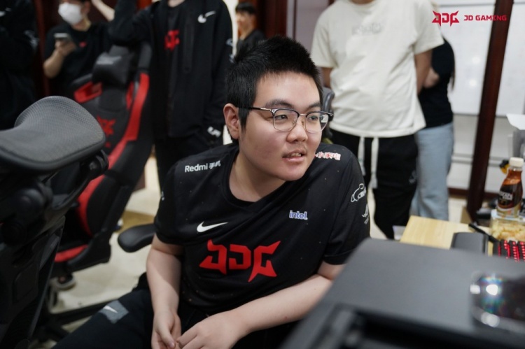 JDG赛后返图：胜利是鼓励亦是鞭策-直播吧zhibo8.cc