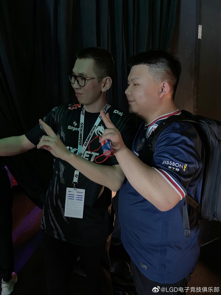 PSG.LGD返图：Ame我好想逃，却逃不掉-直播吧zhibo8.cc