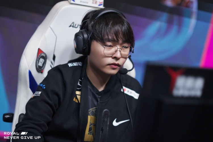 Breathe：这几年想想我经历还蛮多的 当过倒数第一 也试过卖票-直播吧