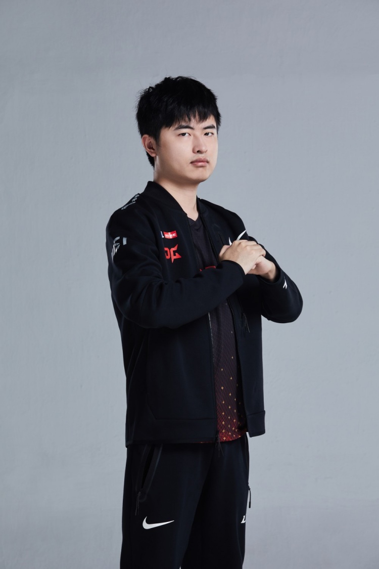 JDG选手S12定妆照：此志无双，JDG加油！-直播吧