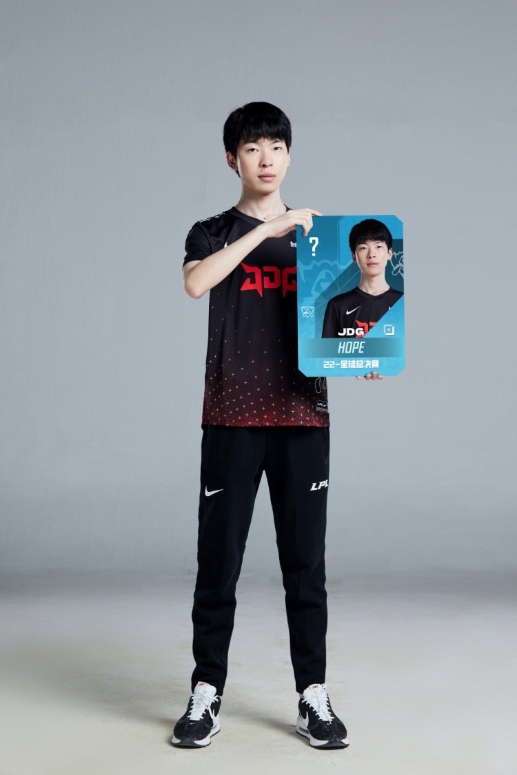 JDG选手S12定妆照：此志无双，JDG加油！-直播吧