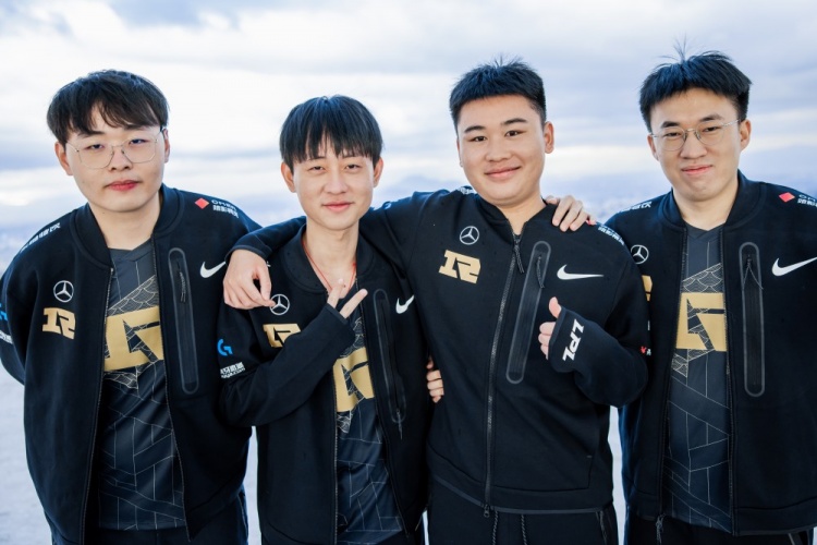 RNG拍摄返图：姿势一定要帅-直播吧