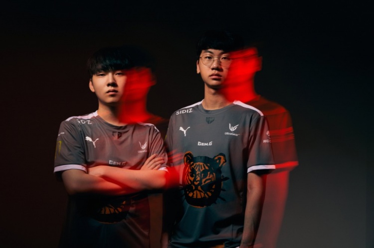 GEN公布S12最新队服：窝槽 小虎！！-直播吧