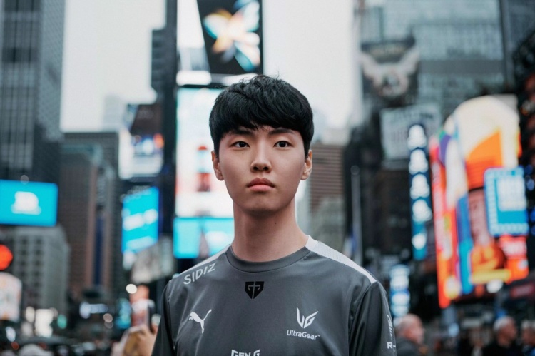 Gen.G官博晒照：充满火热竞技氛围的纽约🔥-直播吧