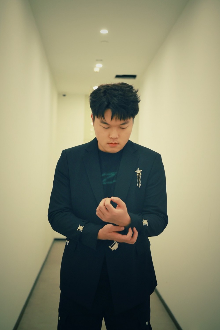 BLG官方晒图：滴！解说下班卡-直播吧