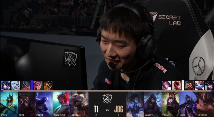 🎮S12半决赛：飞！Faker瑞兹折跃偷大龙扭转战局 T1扳回一局-直播吧