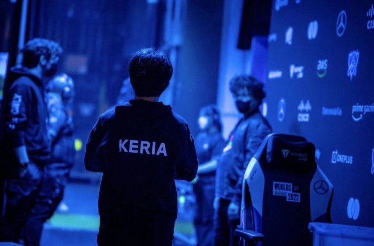 Keria选手更新ins：我也会坚定不移地走下去 向冠军奔跑-直播吧