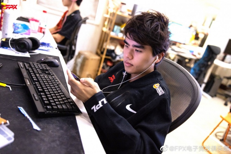 FPX赛前返图：准备就绪 小凤凰冲！-直播吧