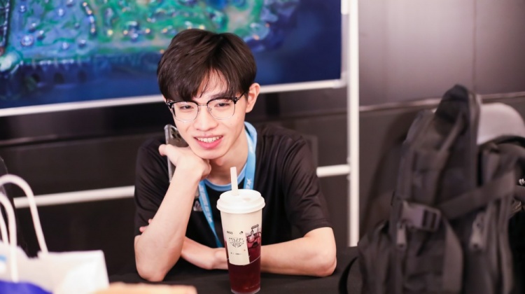 BLG全明星返图：教练Crisp和新生ADC Doggo返图-直播吧