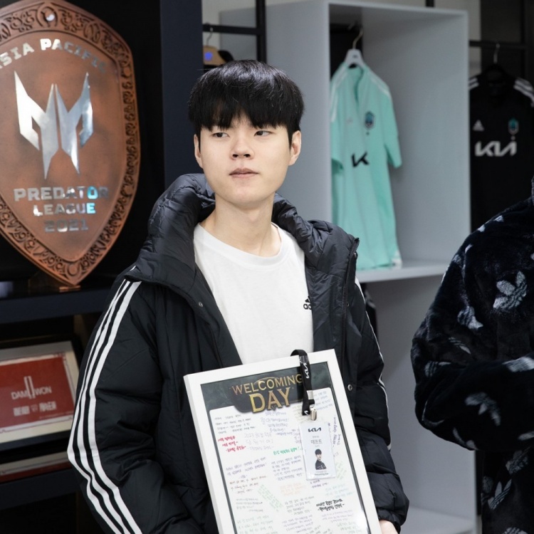 DK官方送选手高级牛肉 选手直言会好好享用美食-直播吧