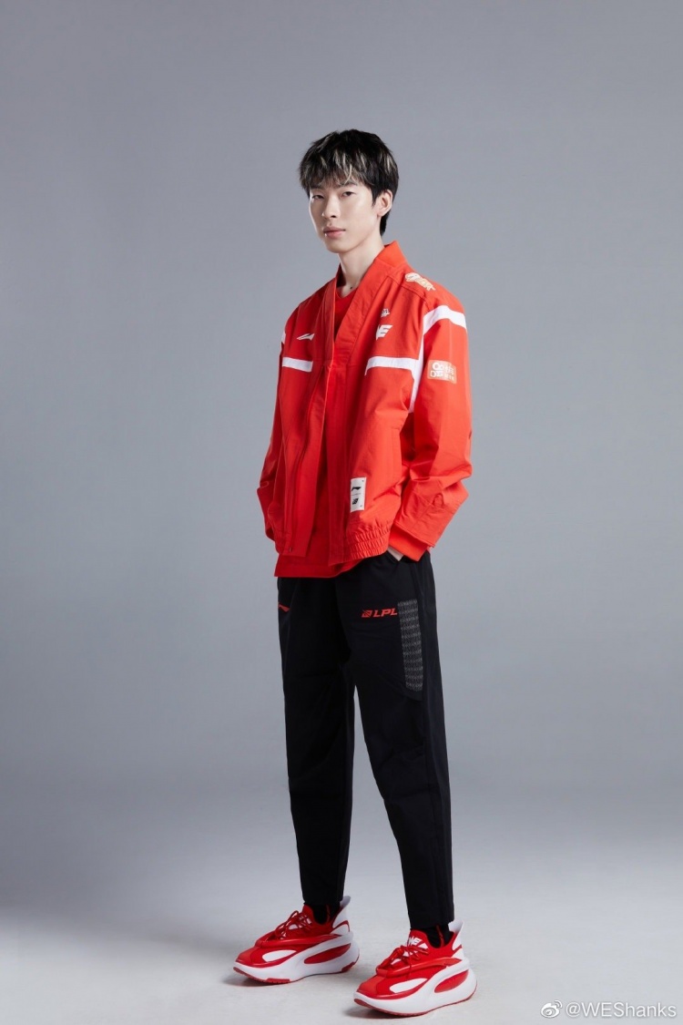 Shanks发布Hope照片并送上祝福：大伙新年快乐 hope哥新年快乐-直播吧