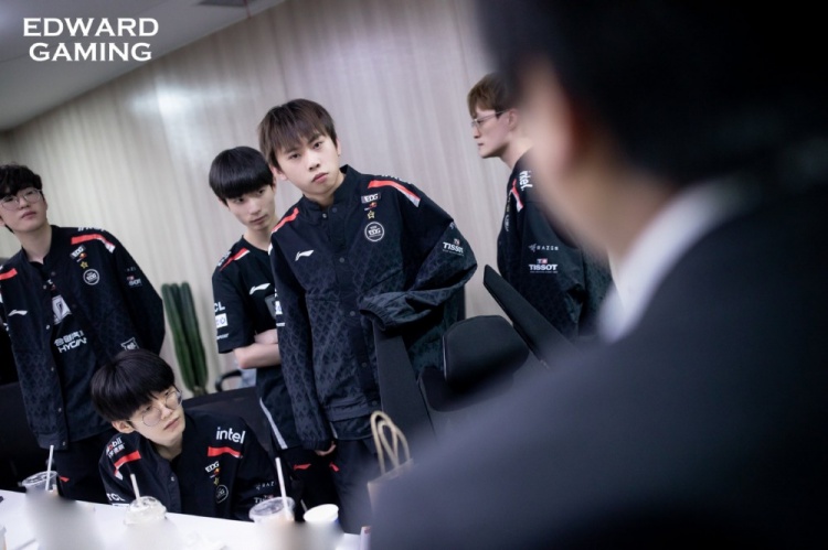 EDG官博发布赛后返图：团结一心，胜利就是我们最好的证明！-直播吧